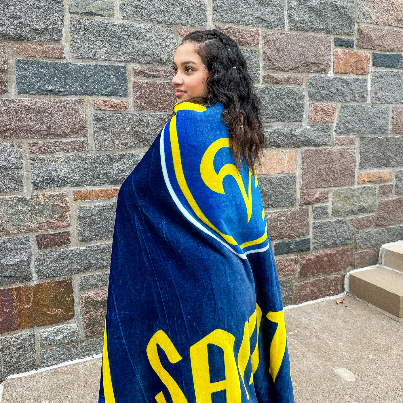 Nubay Deluxe Plush Spectator Blanket